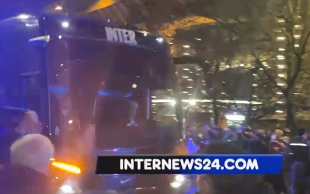 Inter Verona, l'arrivo del pullman dei nerazzurri - VIDEO - Inter News 24
