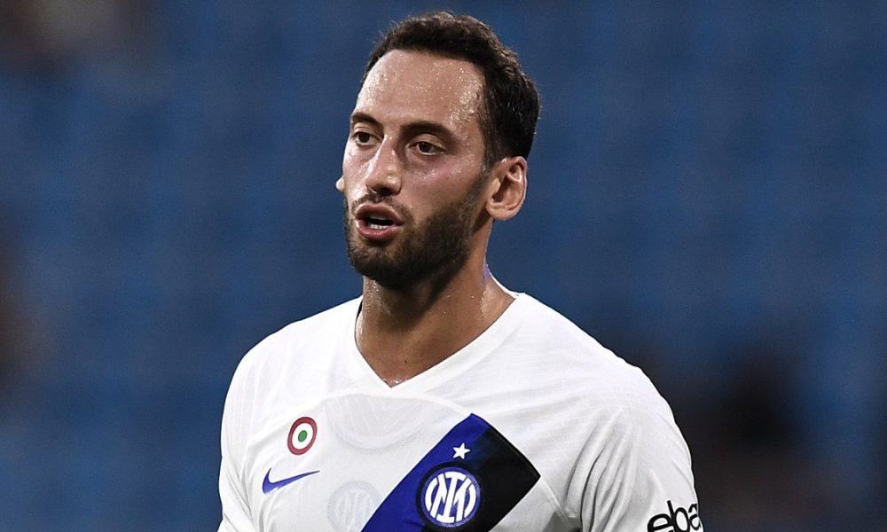 Inter Fiorentina, panchina per Hakan Calhanoglu? Le ultime